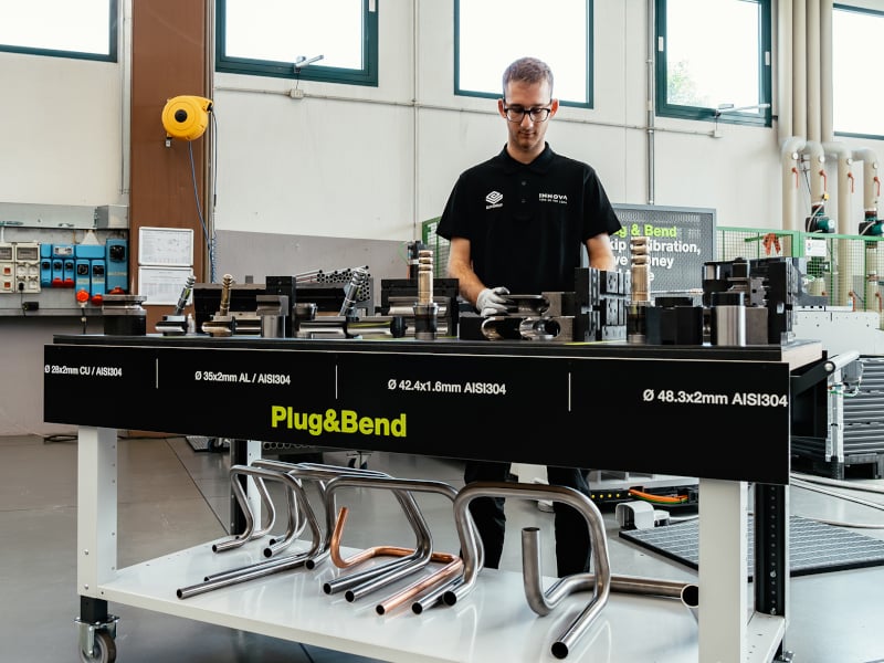 How to eliminate the experience factor in tube bending?