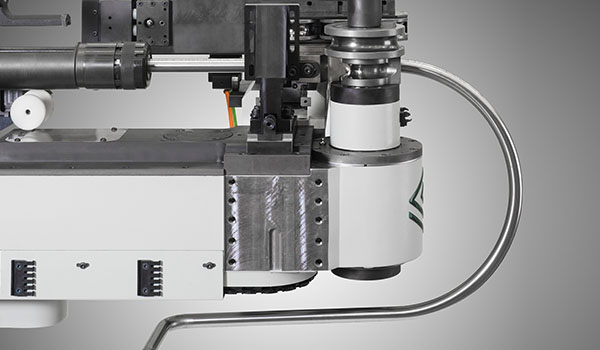 A compact bending head to produce new geometries